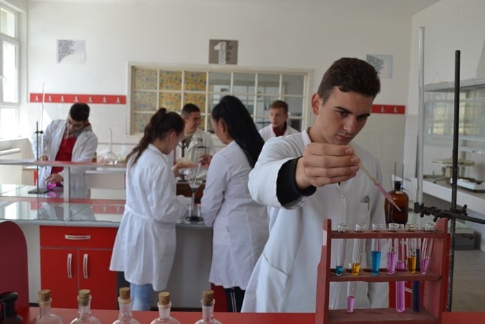 Хемиски лабораториски техничар - СОУ „Орде Чопела“ - Прилеп